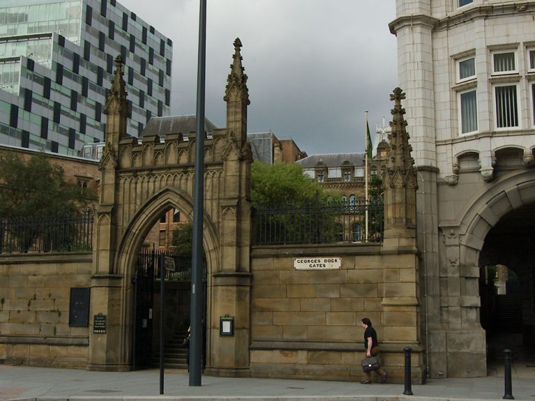 Royal Liver Building: A Liver Bird's point of view • Historic Liverpool